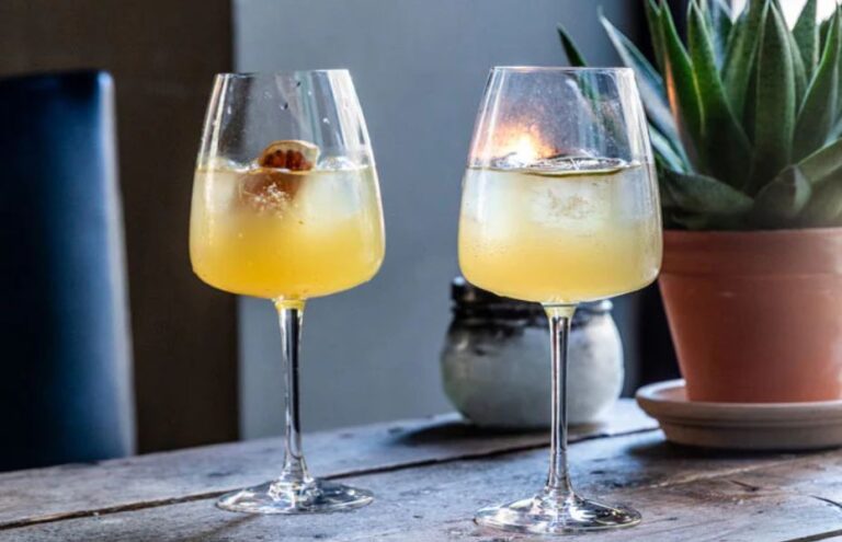 Oplev Two Socks i Aarhus: To barer, én ginpassion